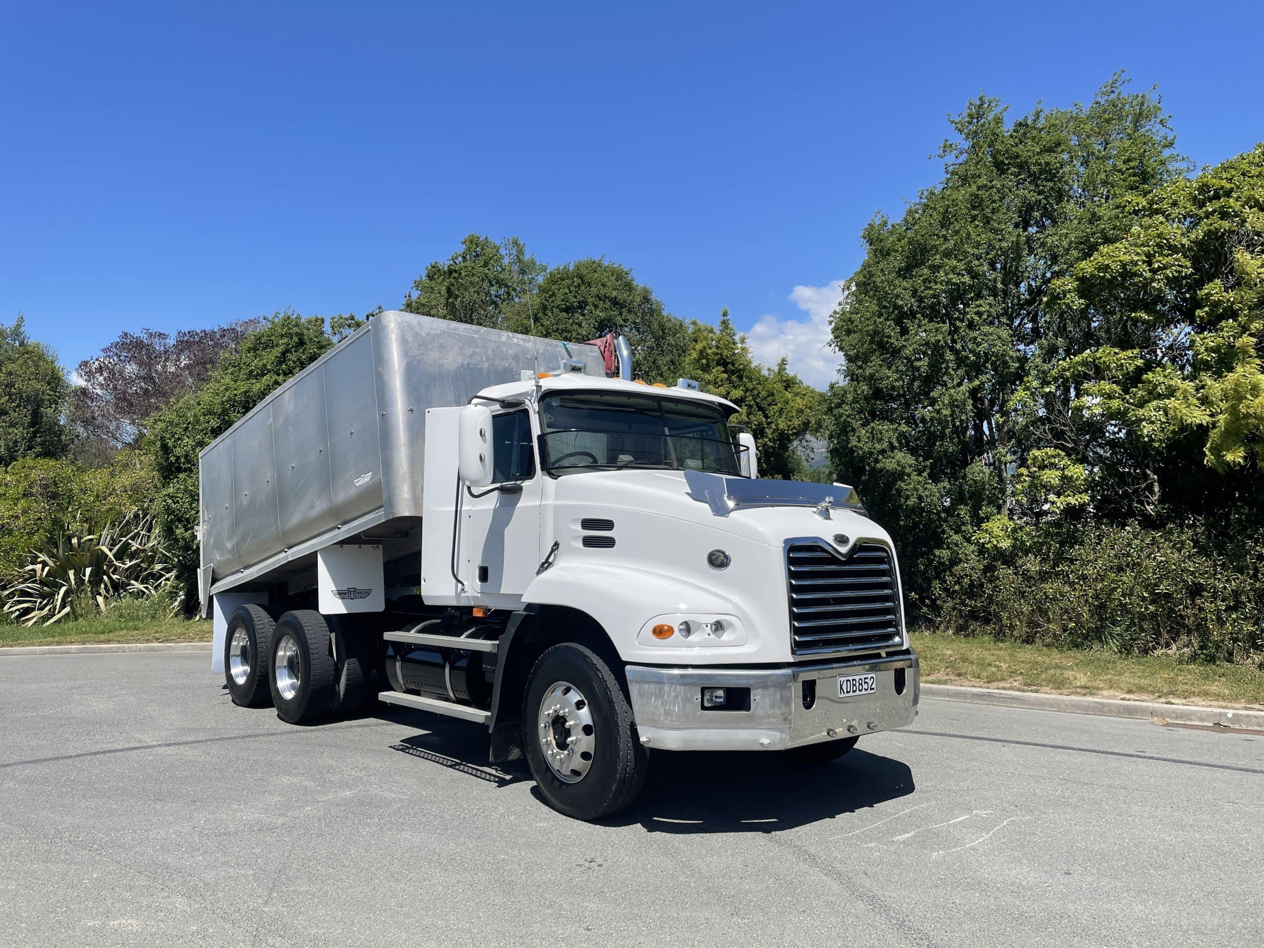 Used Trucks For Sale, Delivery anywhere in New Zealand